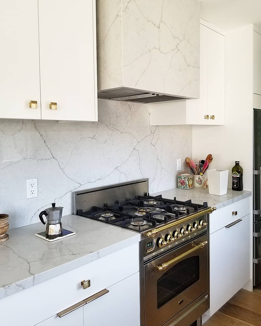 Calacatta Valentin - Avrio Surfaces