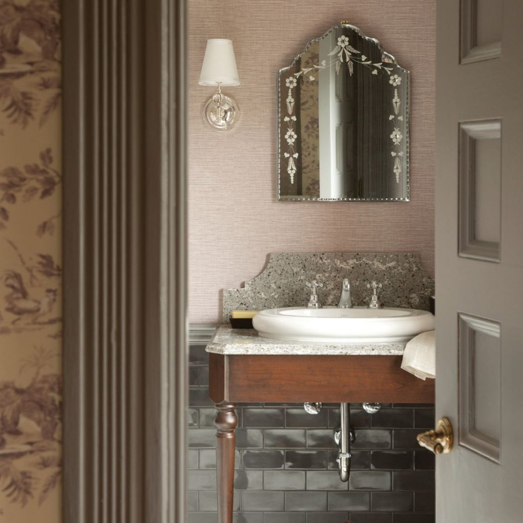 Castell - Avrio Surfaces