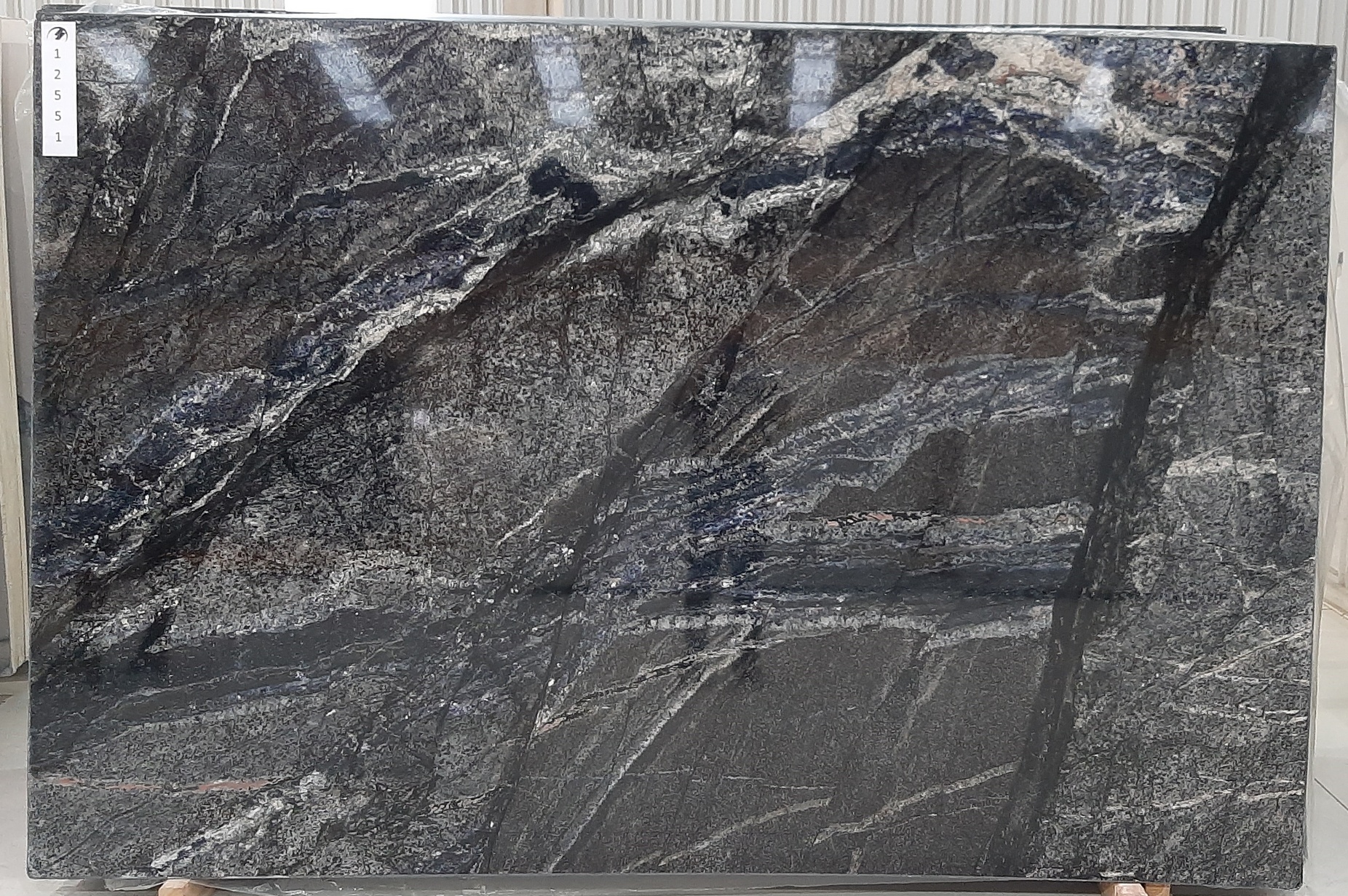 Granite Countertop Colors & Slabs - Seattle - Avrio Surfaces